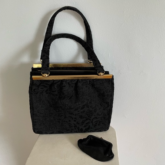 Bags | Vintage Black Brocade Quilted Handbag With Gold Hardware 6s ...